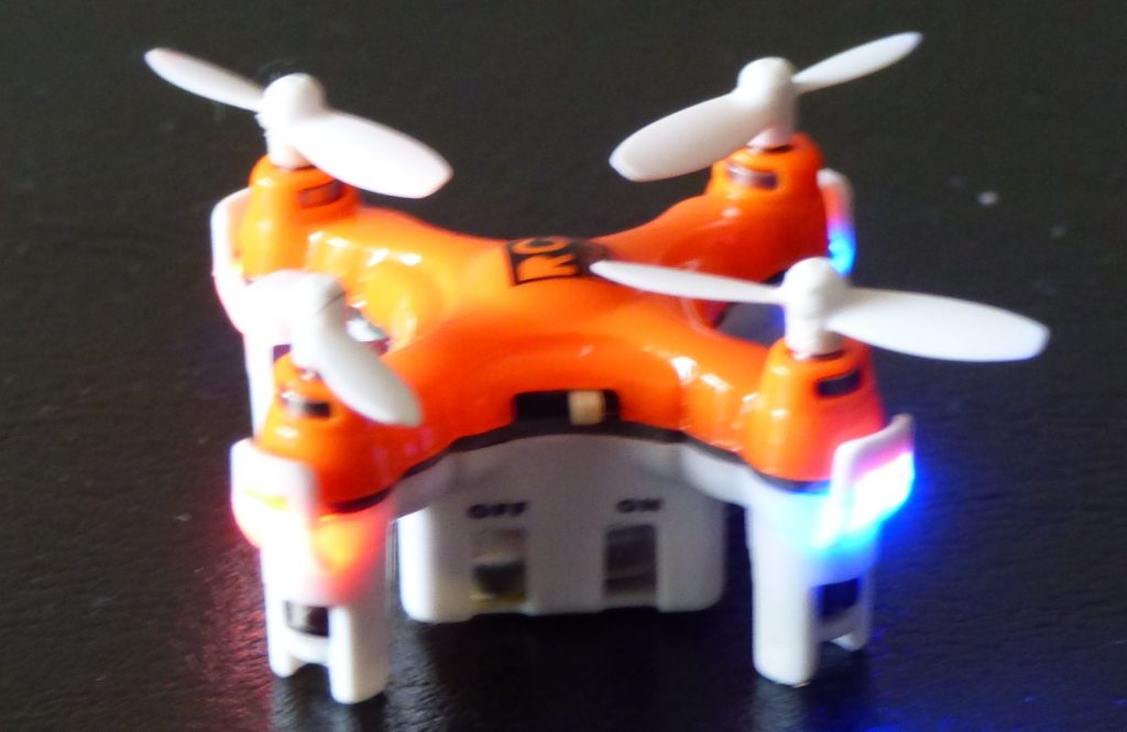 Test du BuzzBee Nano Drone, minuscule mais fun ! - Le Mag Jeux High-Tech