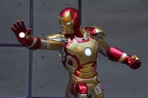 Iron Man : Marvel offre une armure (de Stark) à la Sorcière Rouge - Le ...